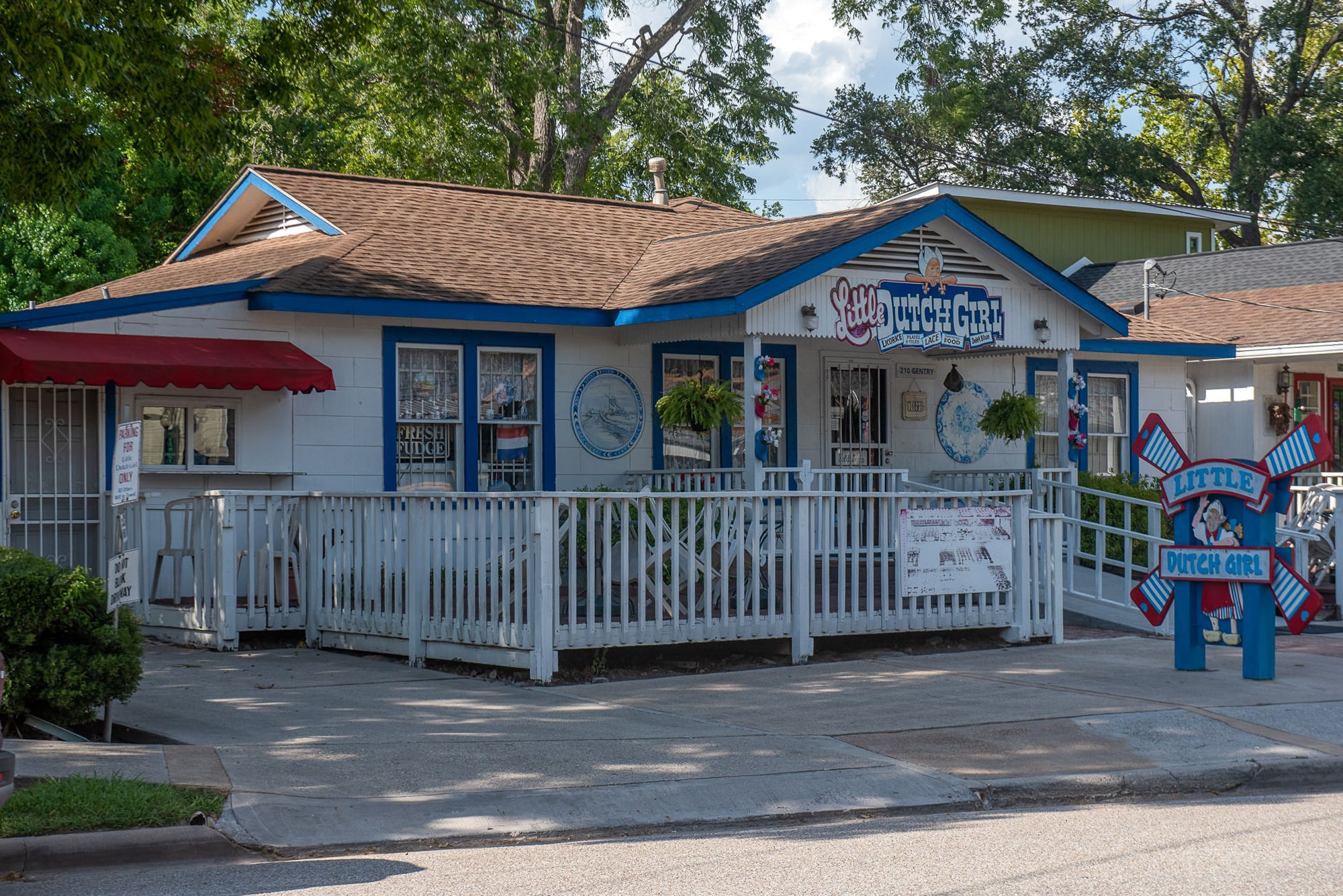 Locations Hub - Old Town Spring