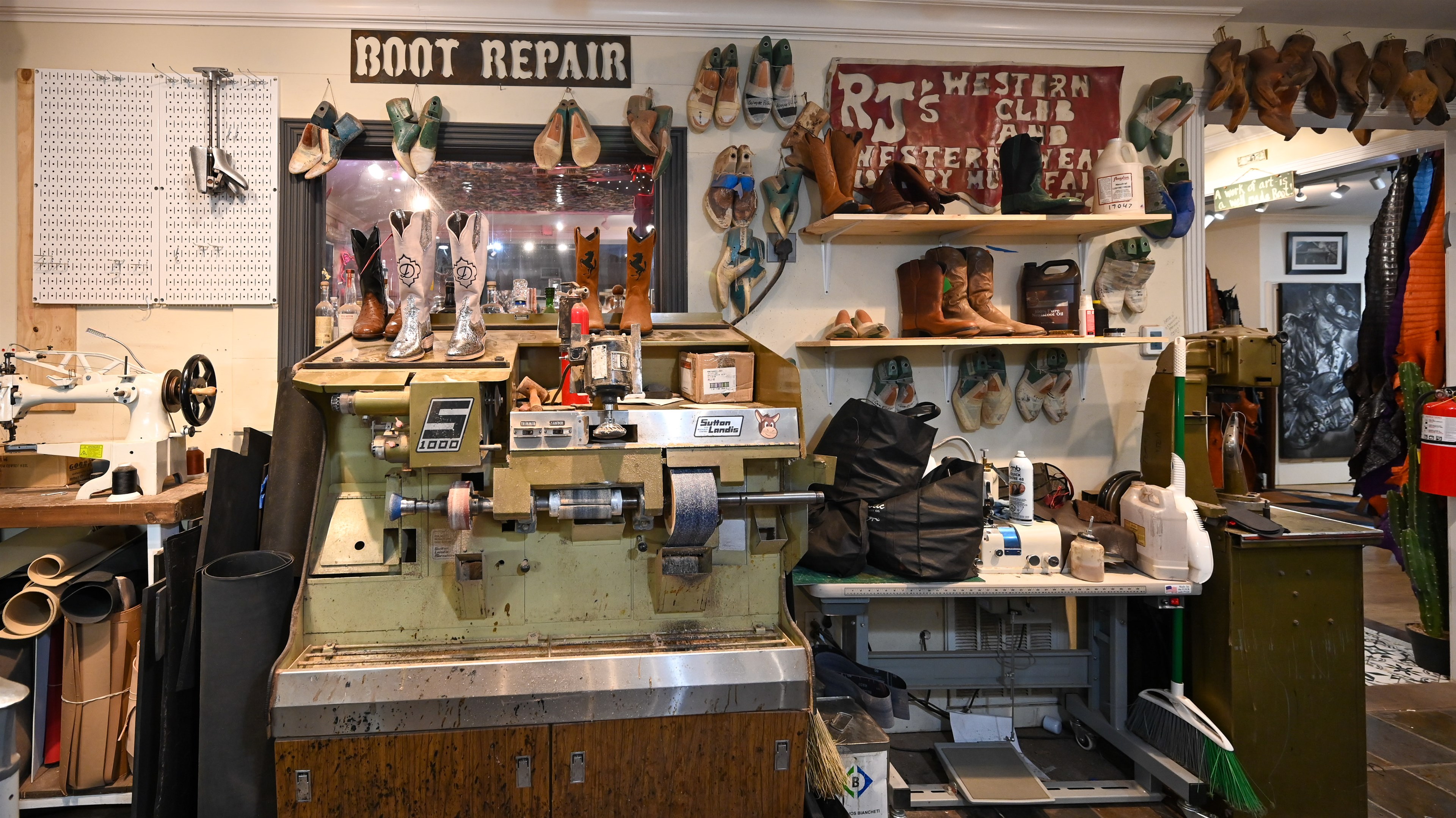Locations Hub - Republic Boot Company
